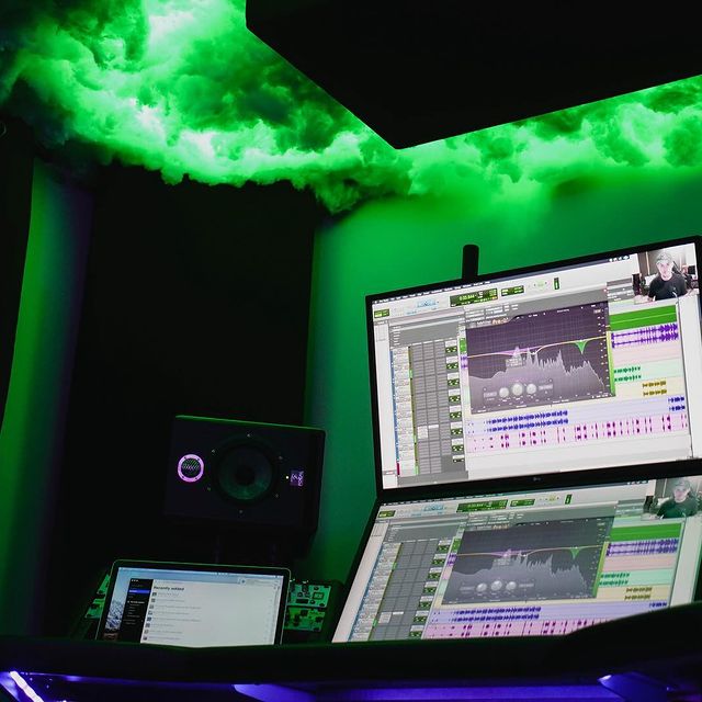 hi-tunes – hi-tunes